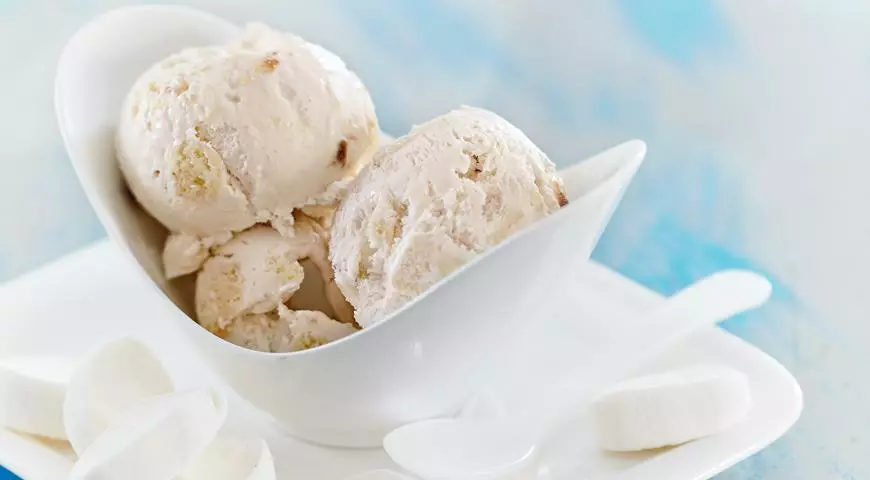 Ice cream pane mukaka wakadzikama ne marshmallow