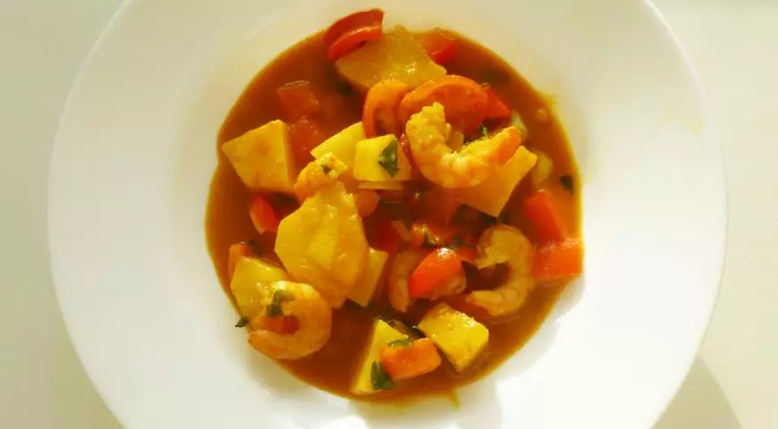 Curry od škampi sa ananasom