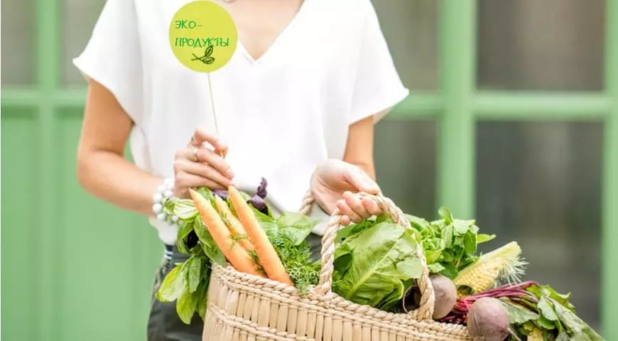 Meisje met koer van ecoproduks