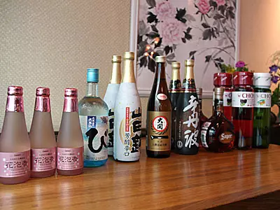Zomwe zakumwa zaku Japan: whiskey, mowa, vinyo