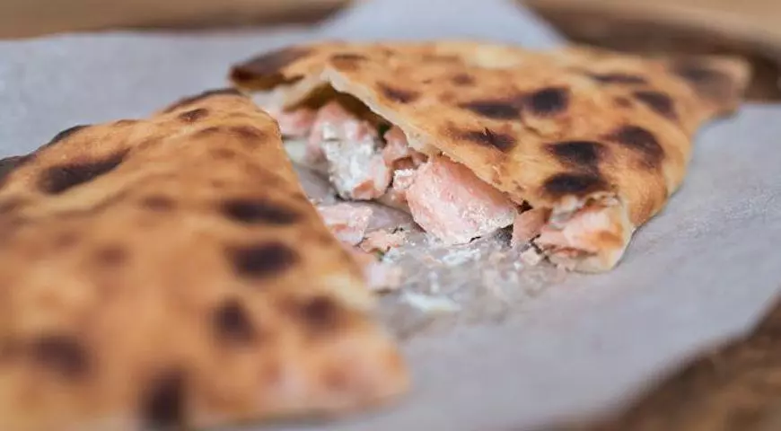 3 Mga Recipe Mahusay Khachapuri 63592_4