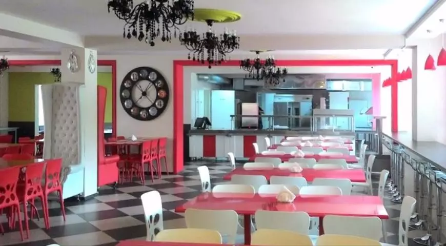 Nimewo lekòl Gastronomie 1250, renovasyon nan yon restoran nan pwojè a