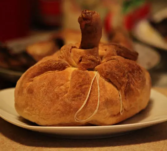 Kaki ayam dalam beg pastri puff