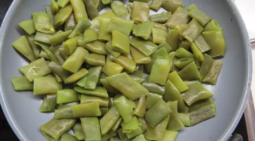 Na maslinovom ulju Fry Green Grah