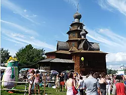 Journée de concombre à Suzdal