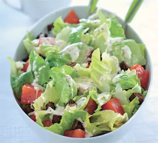 'Aiga o le' aiga i le Ofisa - Salad o pasta ma le laumei, salati o aano o manu, sa masima Salmon Salad 66106_3