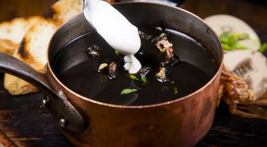 কালো borsch.