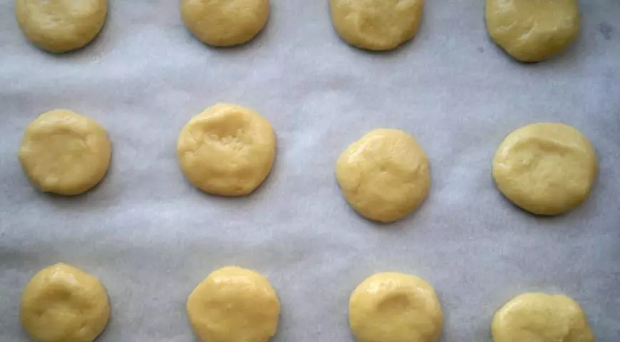 Stock foto gatim recetë: Cookies butë me maheyev, numri i hapit 5