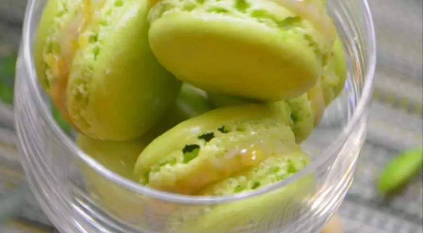 Makaronên pistachio amade kirin