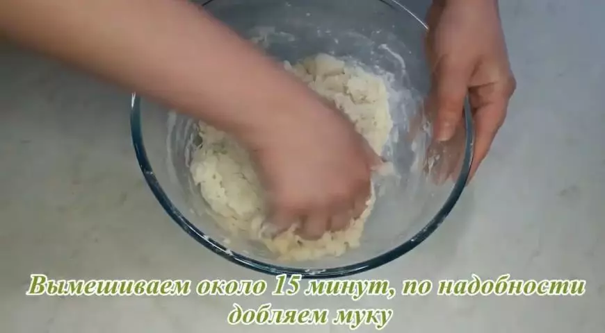 Foto de la preparación de la receta: Pampushki con ajo, paso número 8