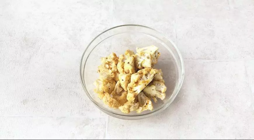 Stock Foto Kubheka Kubheka: Bhinzi neCauliflower, nhanho nhamba 1