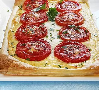 Torta de tomate, albahaca e queixo tal falha