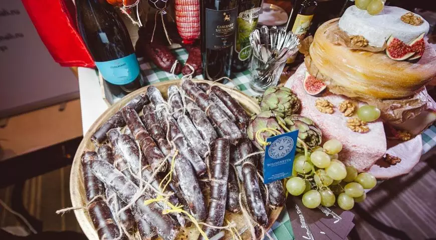 La Moskva Gastronomia Festivalo finiĝis per la deserta pilko