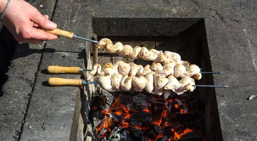 Si të gatuaj kebabs dhe steaks 70406_7