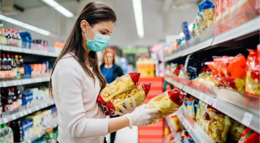 Fabricantes de produtores e bebidas oferecidos para introduzir uma moratória em descontos.