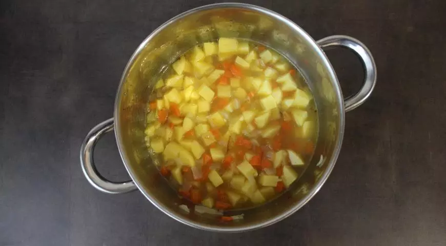 Şəkil bişirmə resepti: konservləşdirilmiş qarğıdalı şorbası, 2 nömrəli addım