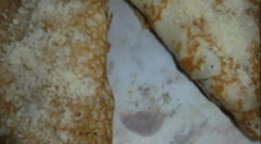 Stock Foto Tisjir Riċetta: pancake patties bil-fwied tat-tiġieġ u l-basal, pass №4