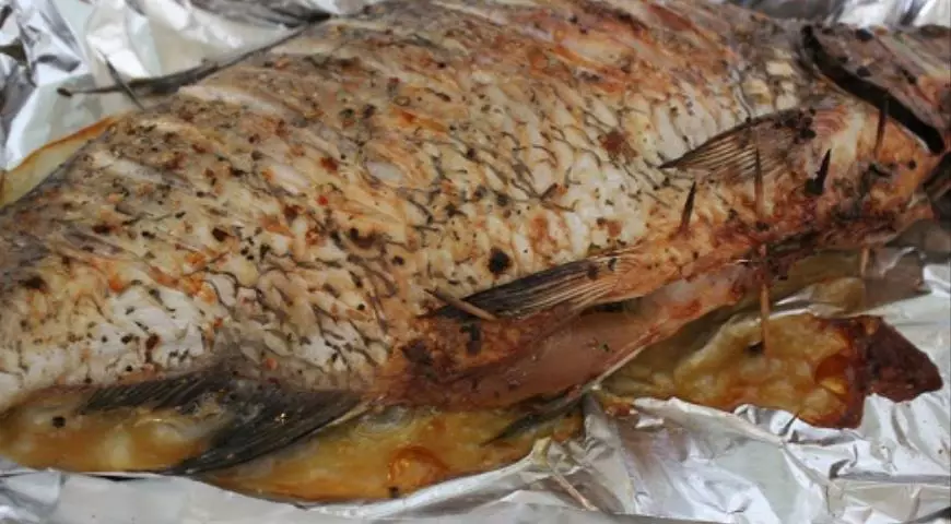 Bake the bream stuffed with couscous