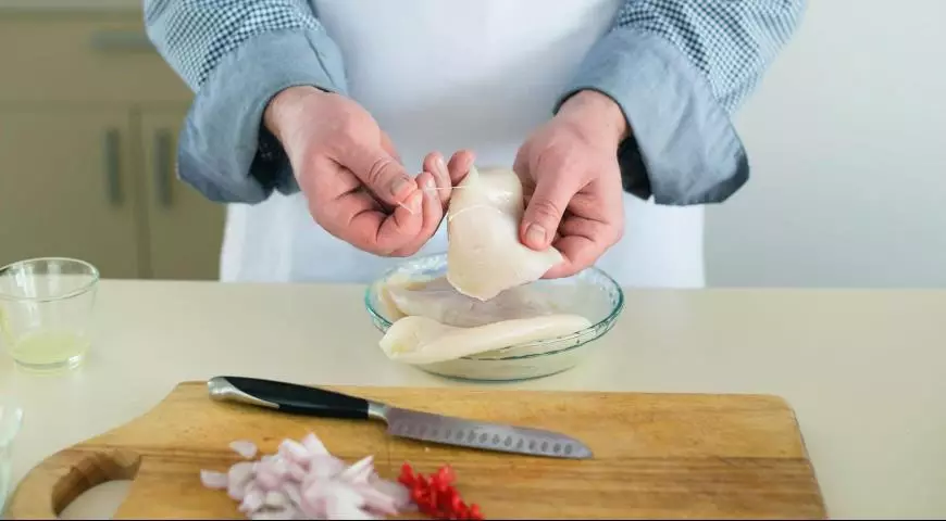 Stock Foto Rețetă de gătit: taitei de orez cu Squid și sos de nucă de cocos, pasul numărul 3