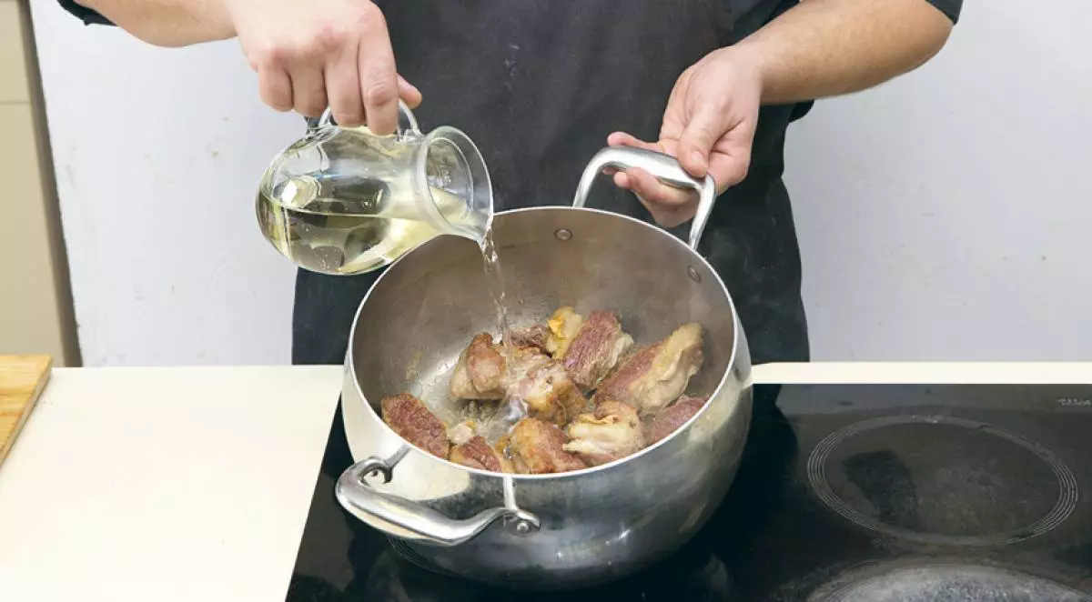 Stock foto Recepta de cuina: pit de vedella amb verdures en salsa gruixuda, pas №4