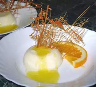 Pannacotta ერთად შაქრის Grille