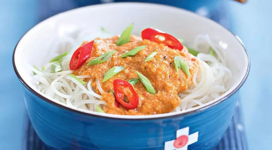 Satei Bi Hong, Noodles vary any Singapore