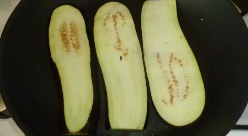 Fry eggplants