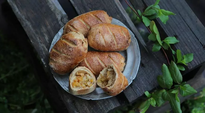 Roti dengan buah kering