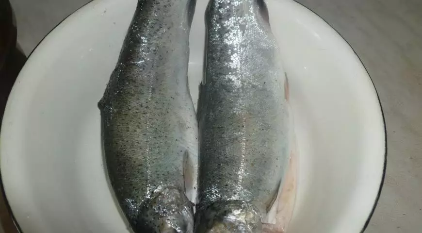 Trout cramp, kuminjagira indimu, umunyu na pepper