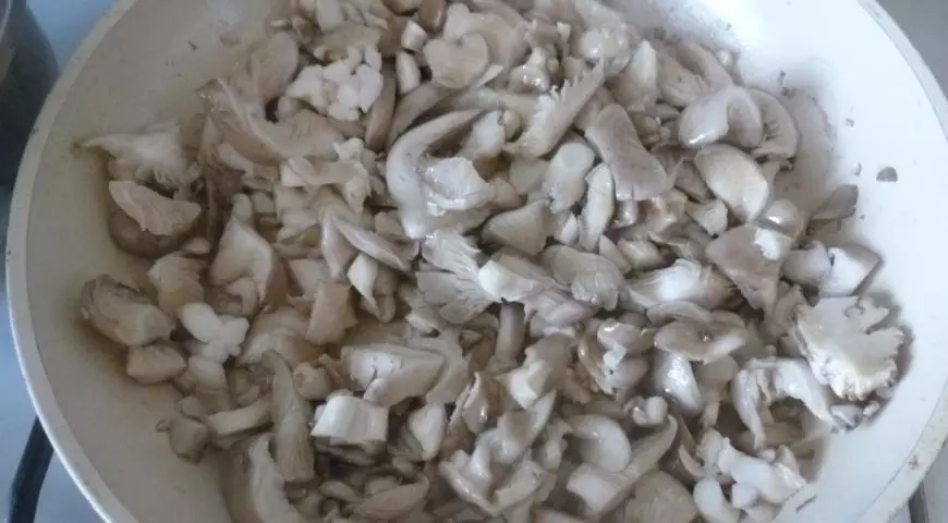 Chop na Fry Ibihumyo kubiryo