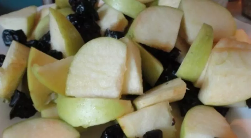 Cut apples and prunes