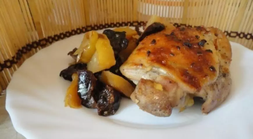 Chicken in sleeve with prunes ready