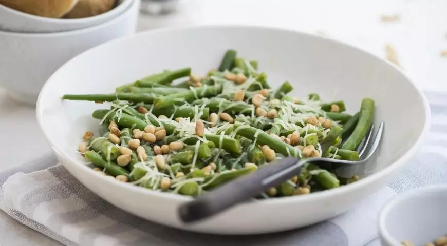 Green beans with parmesan and cedar nuts