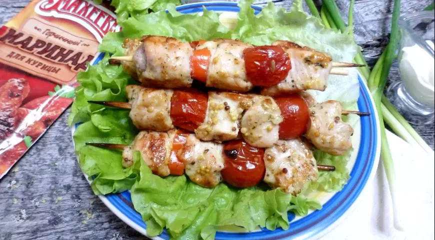 دستور العمل برای مینی skewers با خردل و گیلاس