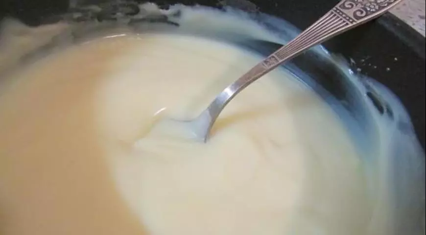 Crema da cucina per torta di mele