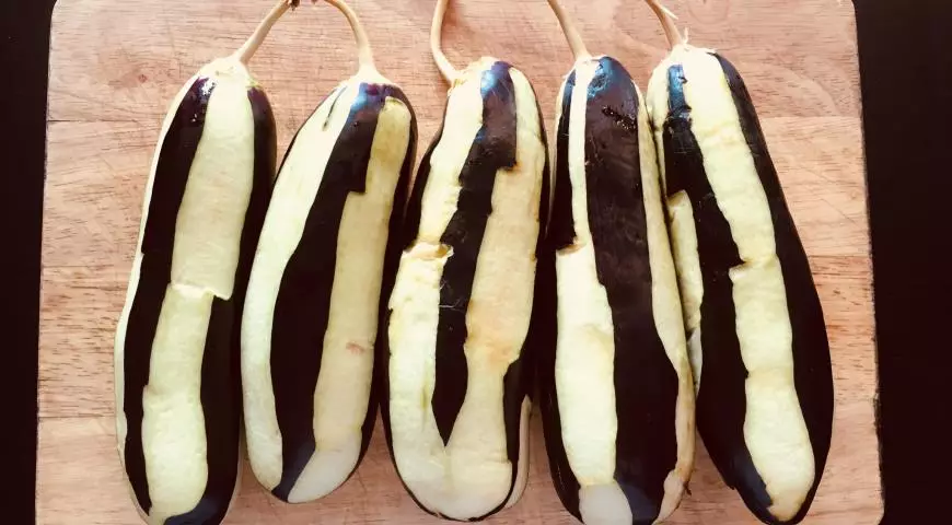 Ana shirya Eggplants zuwa shaƙewa