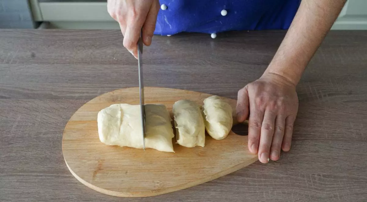 Cake Napoleon me krem ​​karamel, të bëjë një brumë