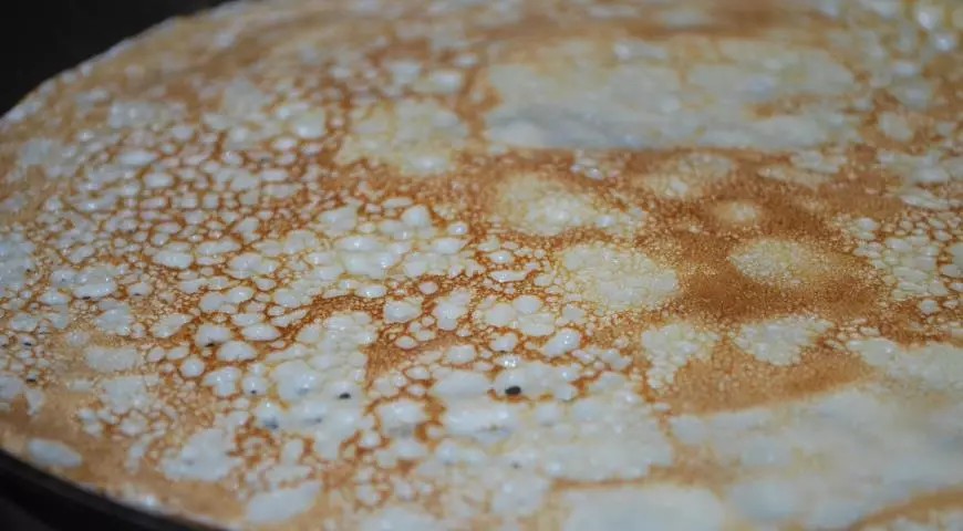 Wêneyê amadekirina Recipe: Cake Pancake bi şîrê kondens, gav 4