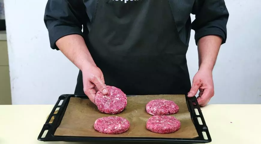 Fotografie varenie recept: klasický americký burger, krok číslo 3