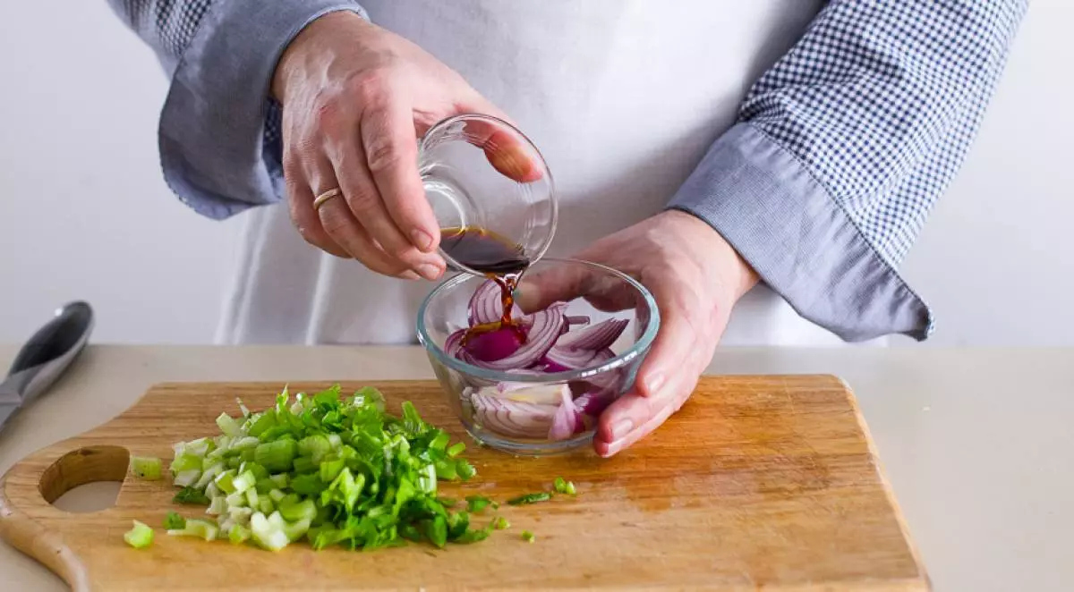 Фото приготування страви: Пісний салат з квасолею, крок №3