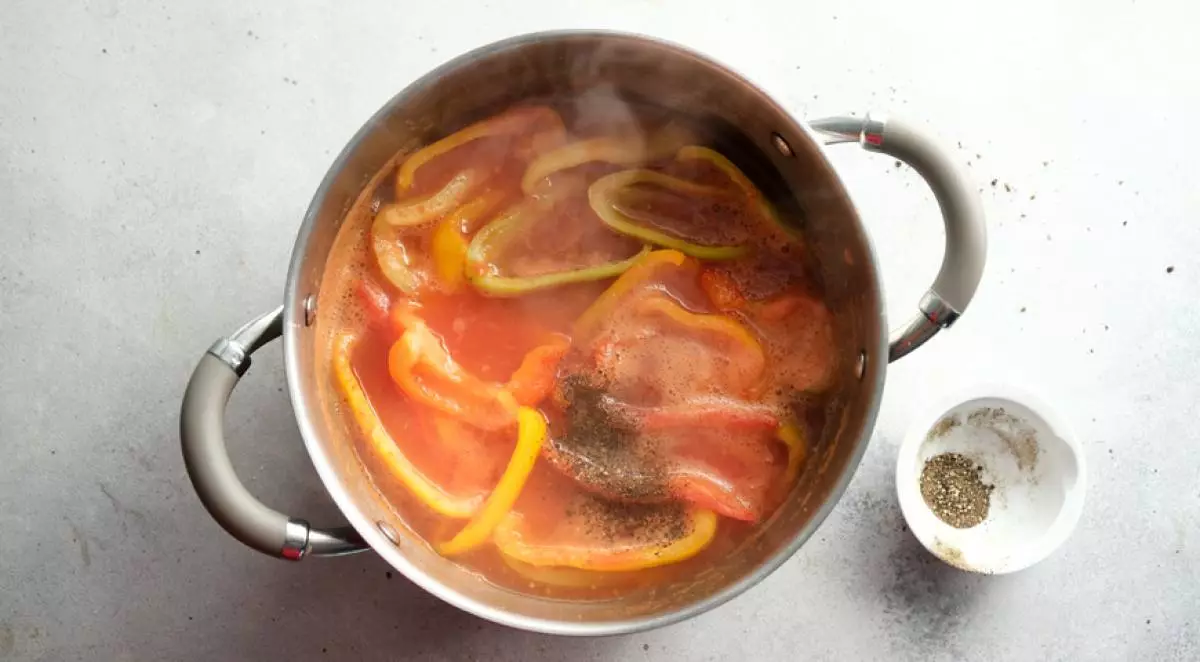 Hepeta de pementa con vinagre, pon pimientos con tomates