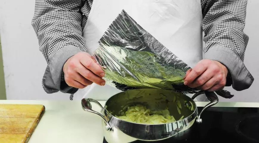 Photo de la préparation de la recette: soupe d'oignon maigre, étape numéro 4