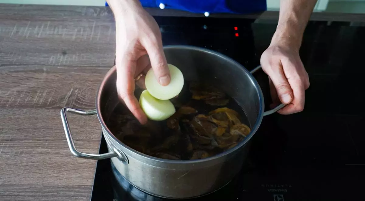 Lean Beans Snup, Faʻaopopo i le Saucepapan ma Bulb mashom