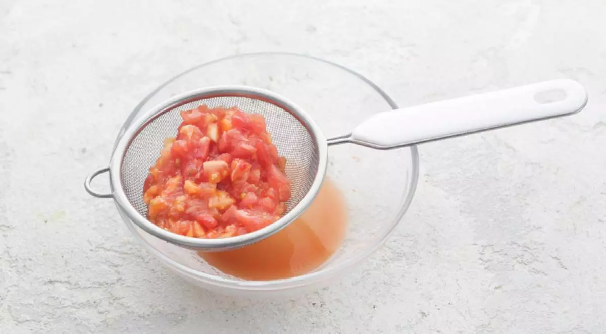 Tomat karo keju lan bawang putih (mangsa salju saka tomat). Tlatah daging tomat