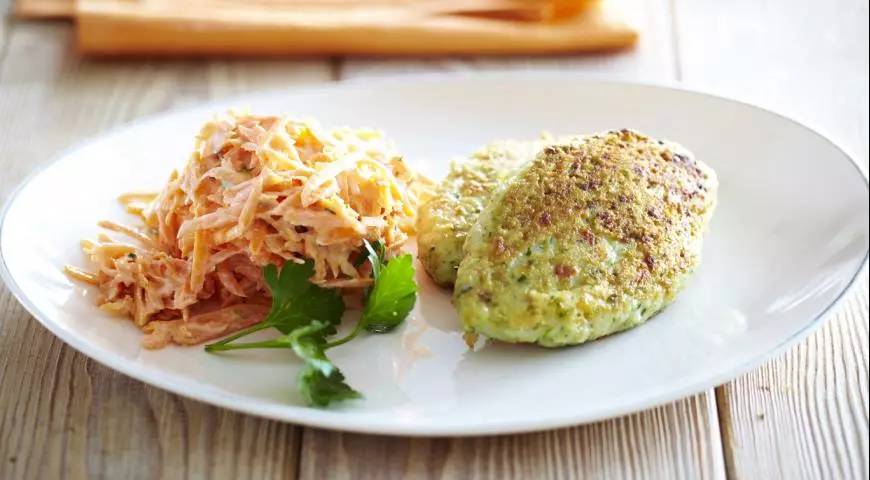 Cutlets de peixe con ensalada de cenoria