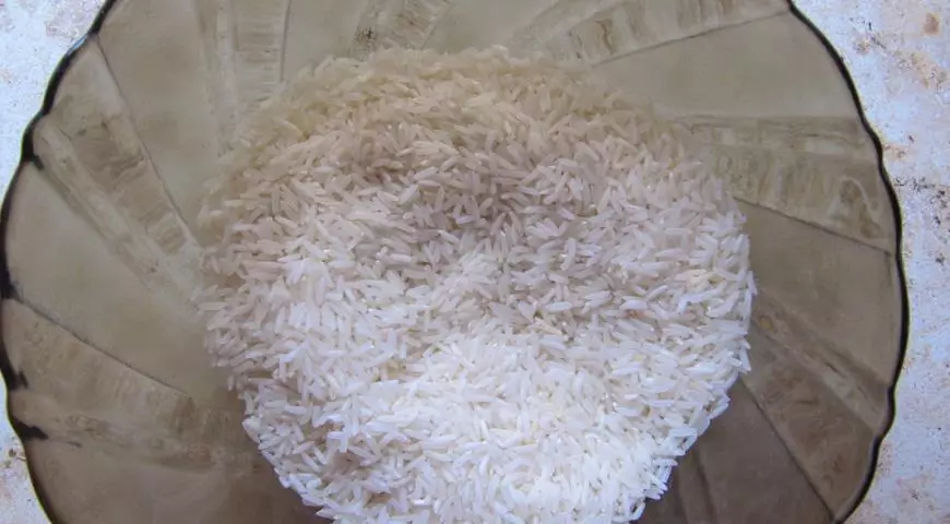 Temeljito operite rižu za PIS