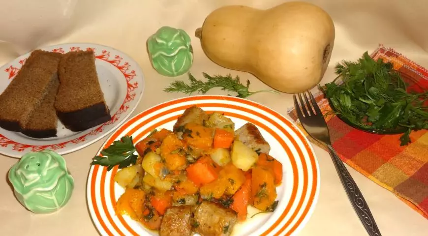 Vegetable stew with pumpkin and bathing