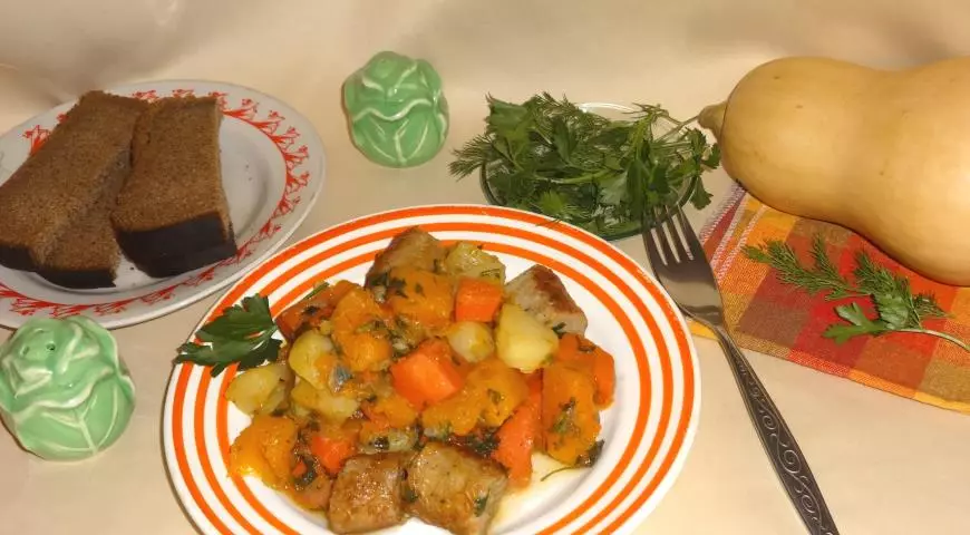Vegetable stew with bathamas and pumpkin