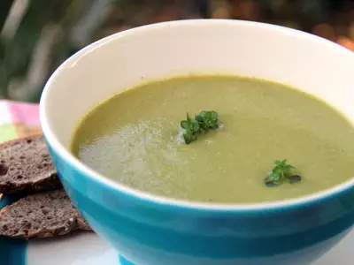 Sopa de puré de verduras - sopa de feixón