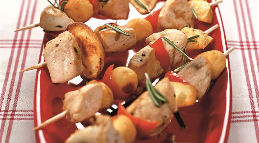 Kartoffel-Kebabs mit Huhn